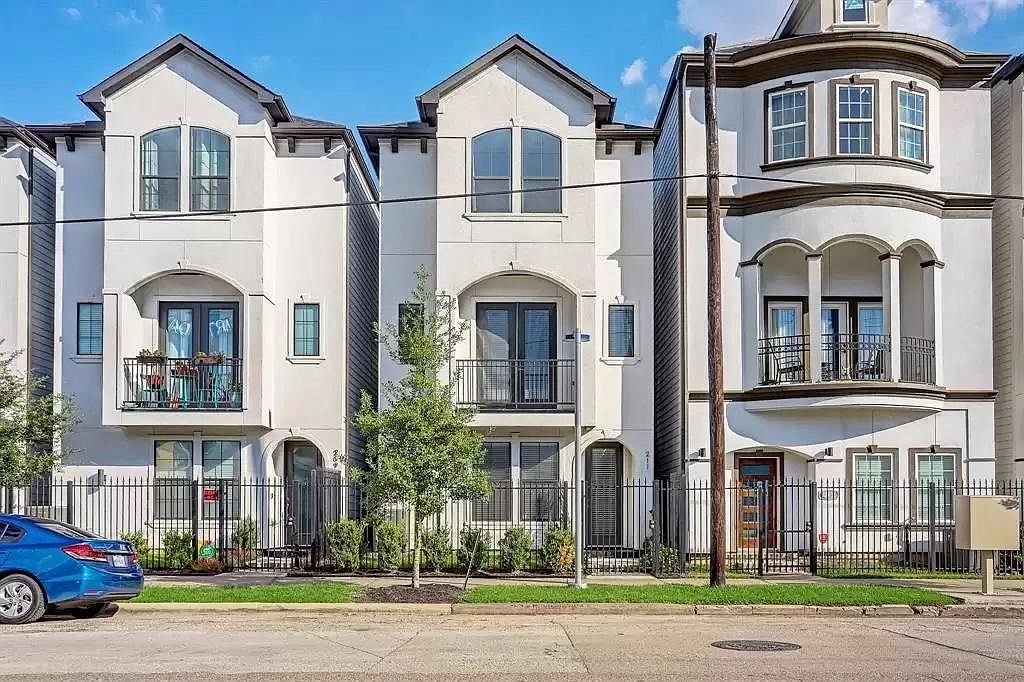 211 Milby St, Houston, TX 77003 | Zillow