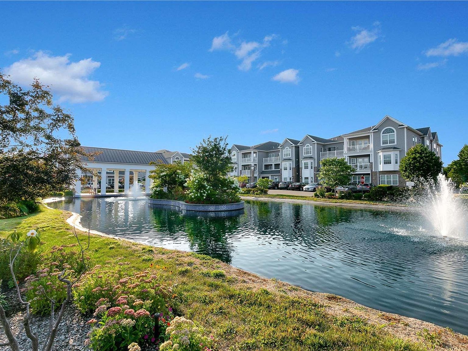 76 Clubhouse Circle #76, Melville, NY 11747 | Zillow