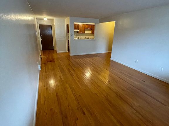 250 Spring St APT 3, West Roxbury, MA 02132 | Zillow