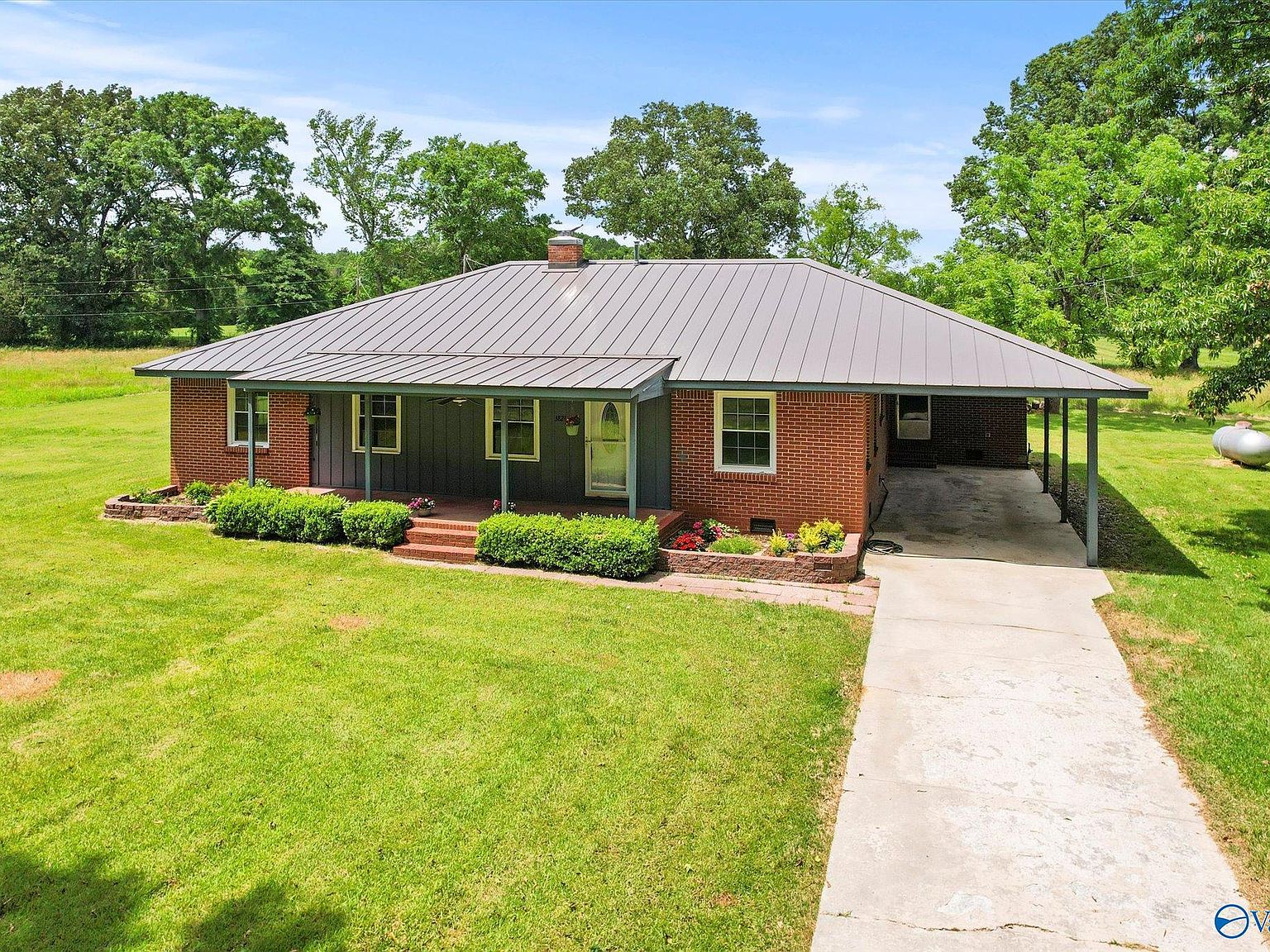 3824 S Chapel Hill Rd SW, Decatur, AL 35603 | MLS #21861832 | Zillow