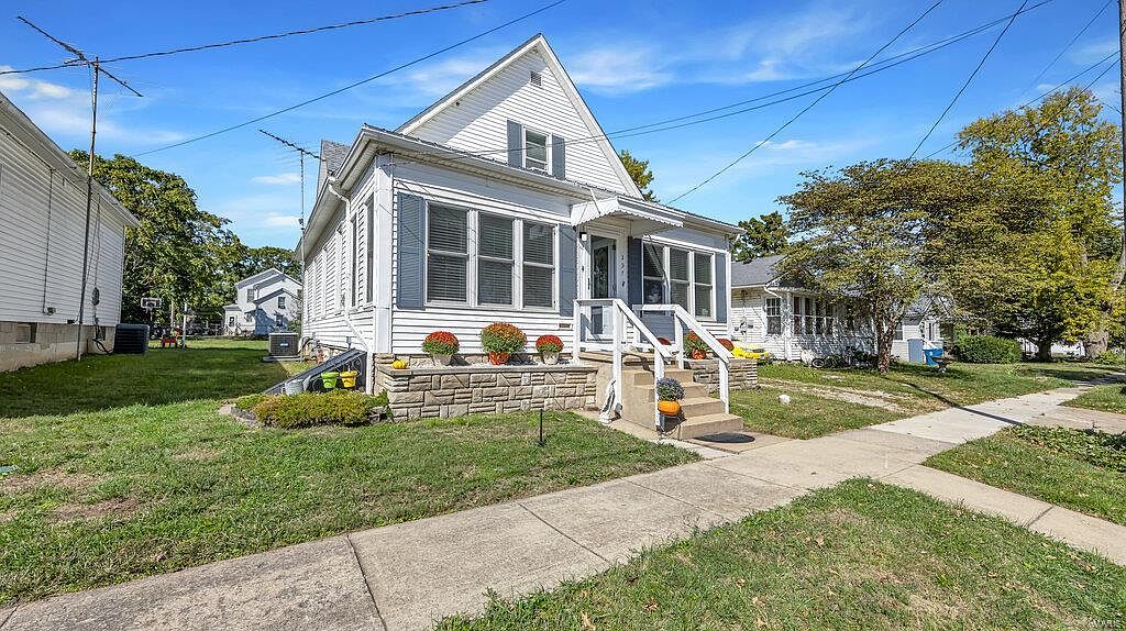 207 E Arch St, Jerseyville, IL 62052 | MLS #24060761 | Zillow