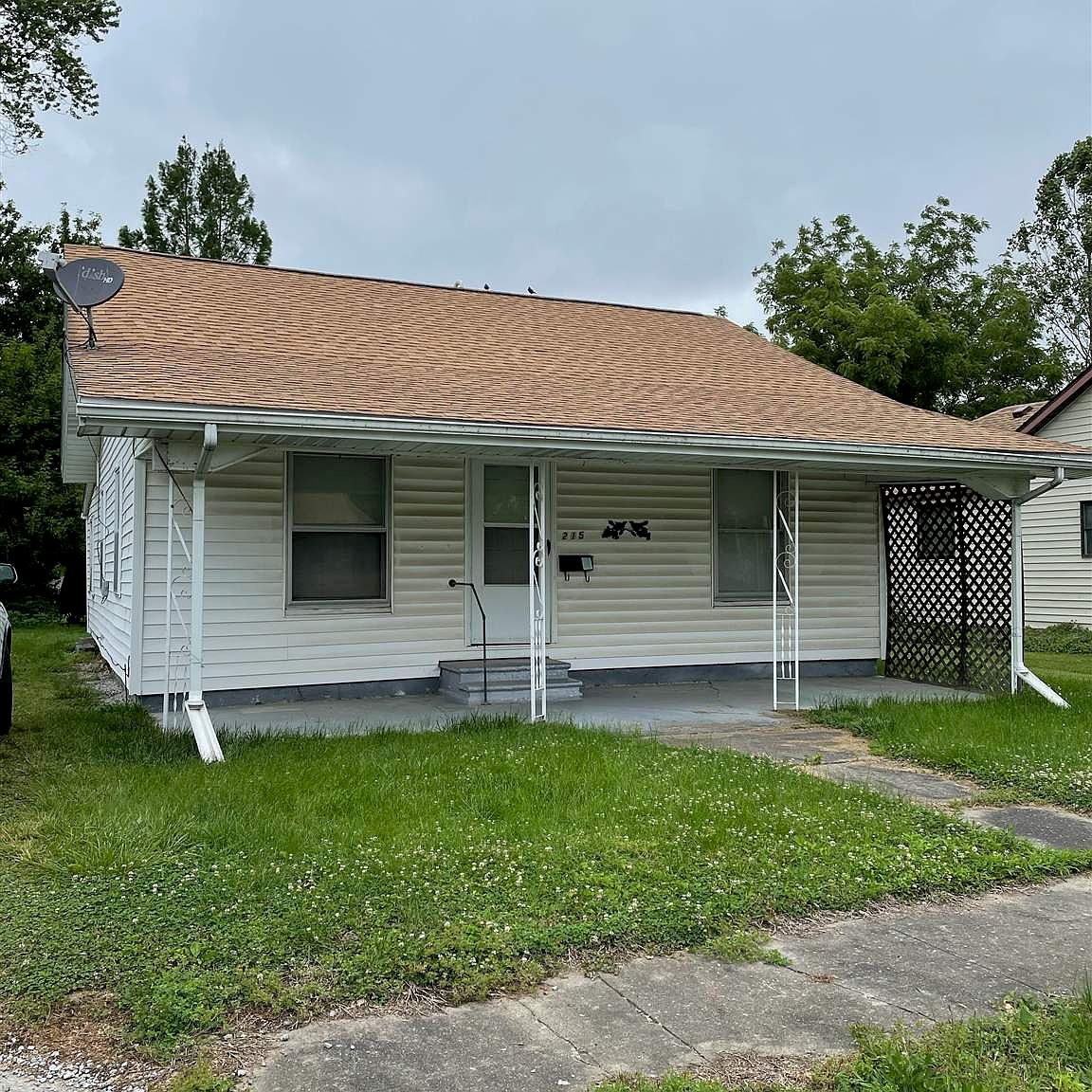 215 Elm St, Zeigler, IL 62999 | Zillow