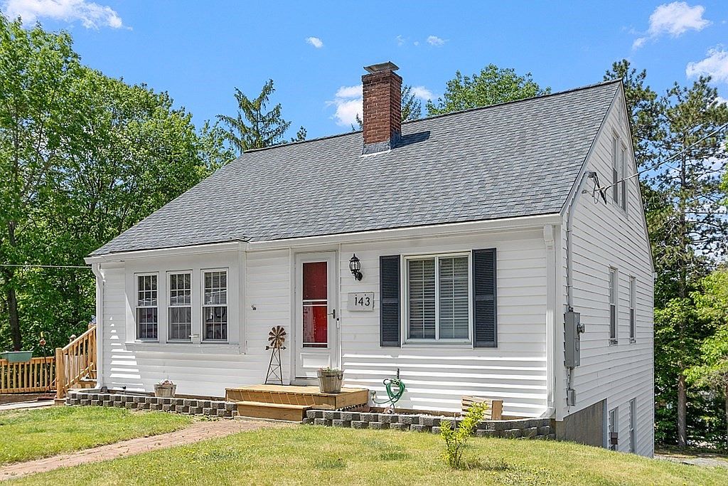 143 Leamy St, Gardner, MA 01440 | Zillow