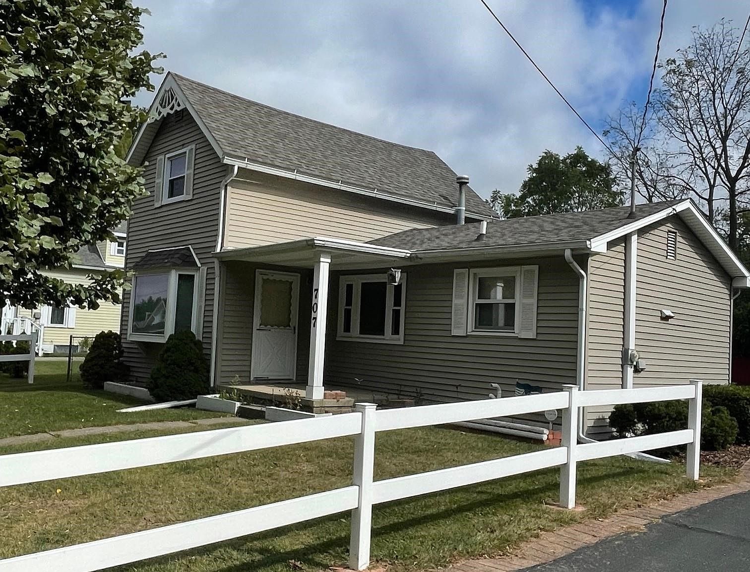 707 Frazer Ave, Owosso, MI 48867 | Zillow