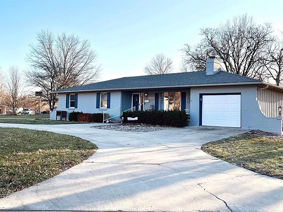805 Southridge Rd, Osage City, KS 66523 | Zillow