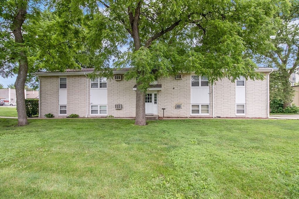 106 2nd St NW, Mitchellville, IA 50169 | Zillow