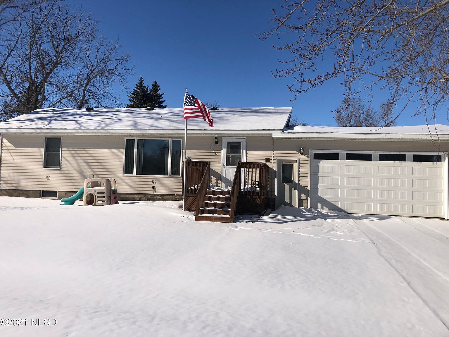 105 S Main St, Stockholm, SD 57263 | Zillow