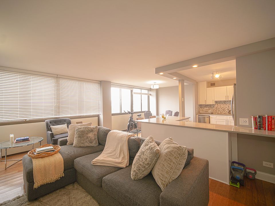 Harper Square Cooperative Apartments - Chicago, IL | Zillow