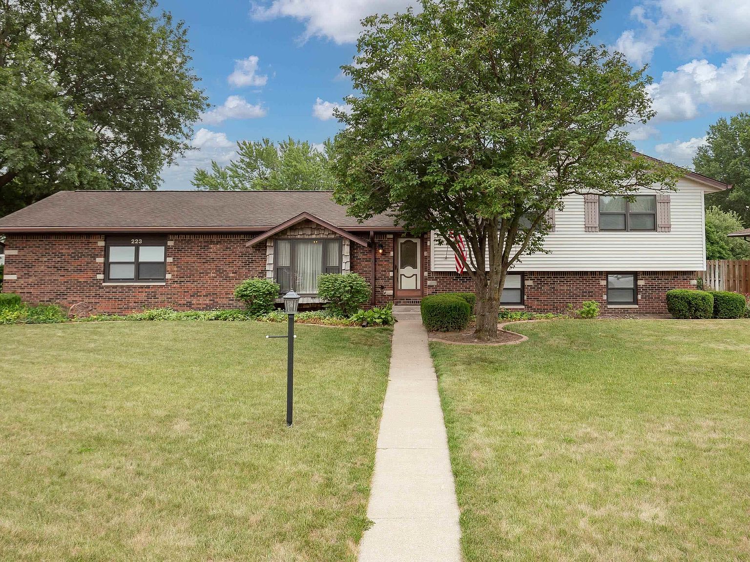 223 S Park View Dr, Park View, IA 52748 | Zillow