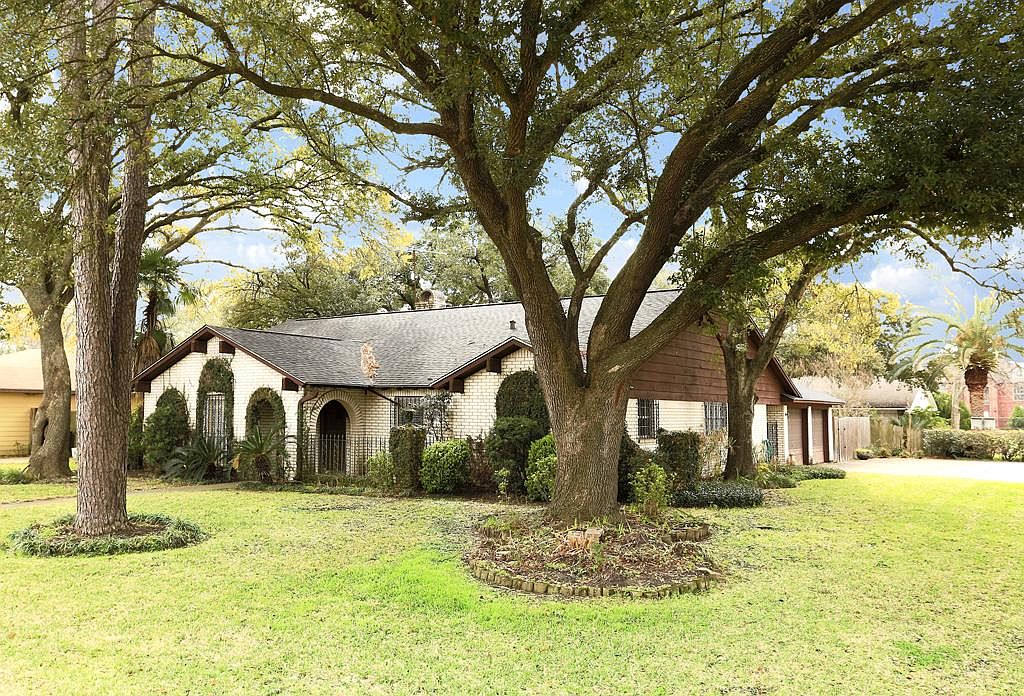 402 Vashti Dr, Houston, TX 77037 | Zillow