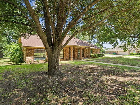 105 Tanglewood Cir, Stephenville, TX 76401 | MLS #20843142 | Zillow