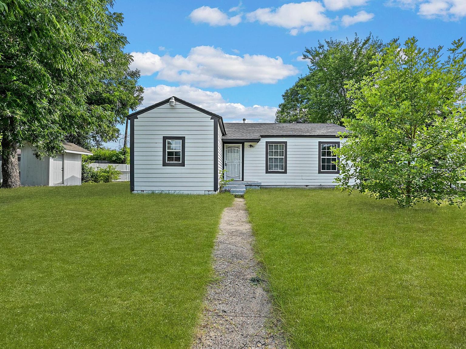 2711 Canary Dr, Dallas, TX 75216 | Zillow