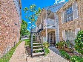 2601 Lazy Hollow Drive