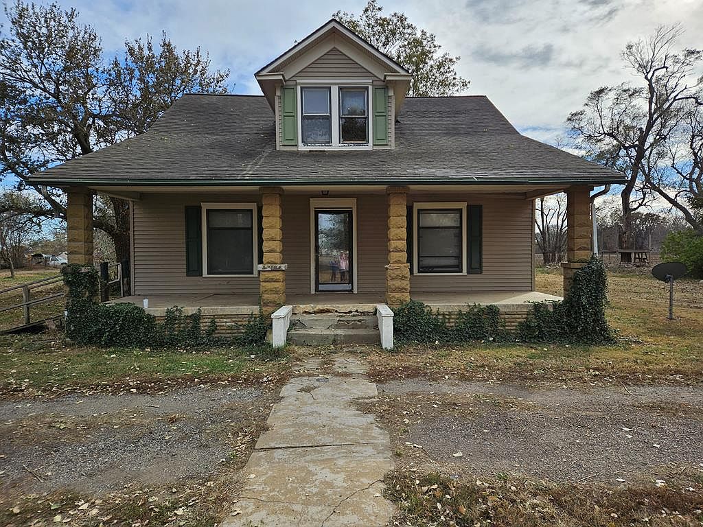 105 W Miller Dr, Beverly, KS 67423 | MLS #209425 | Zillow