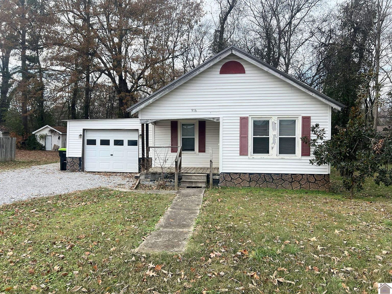 916 Walnut St, Benton, KY 42025 | Zillow