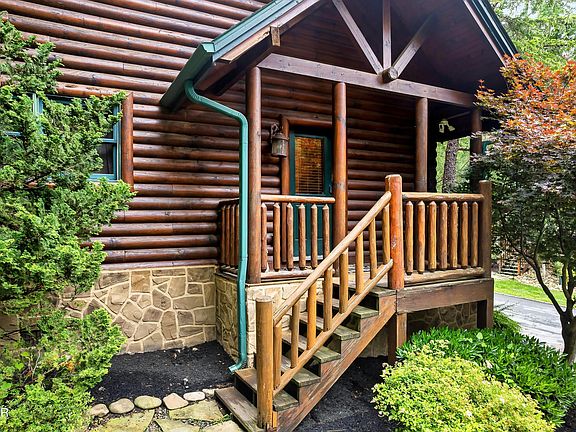641 Gatlinburg Falls Way, Gatlinburg, TN 37738 | MLS #306337 | Zillow