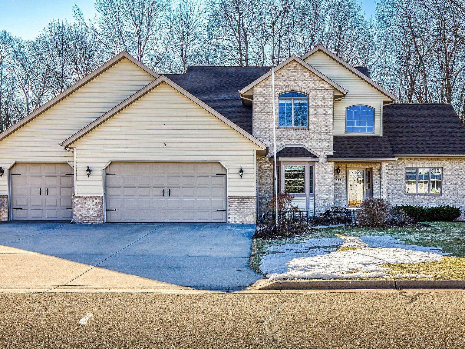 1562 Whitetail Dr, Neenah, WI 54956 | Zillow