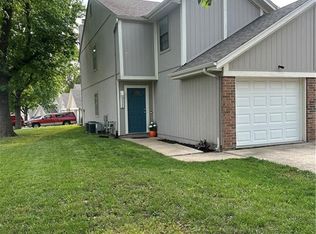 402 SE Sharon Dr, Lees Summit, MO 64063 | Zillow