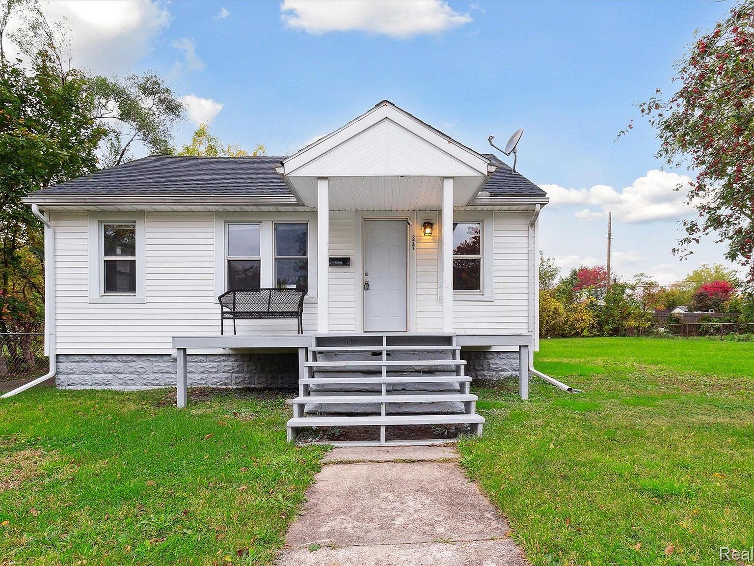 877 Cameron Ave, Pontiac, MI 48340 | Zillow