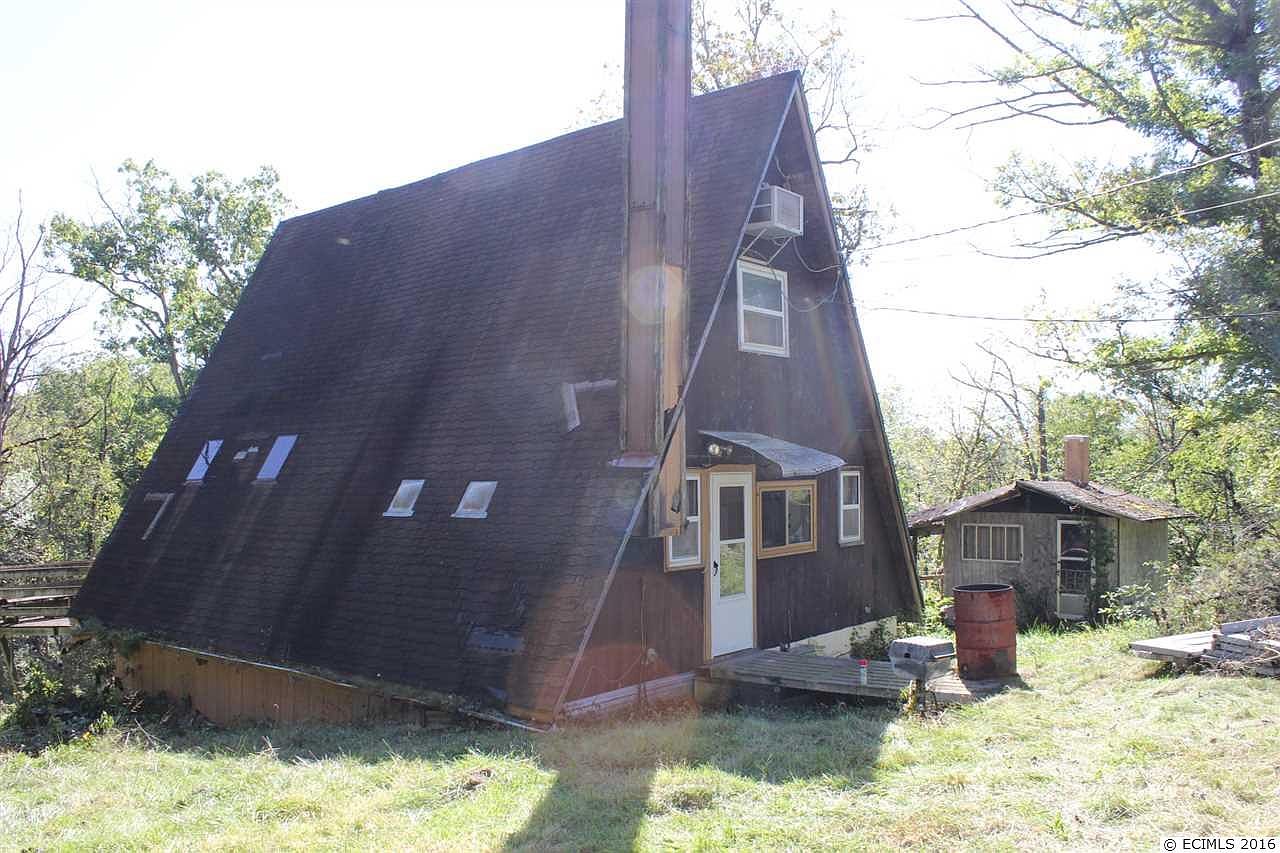 15558 226th St, Zwingle, IA 52079 | Zillow