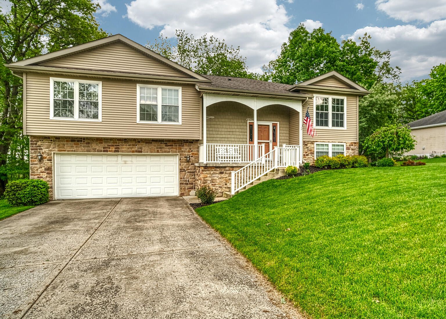 741 Oak Brook Dr, Hebron, IN 46341 | Zillow