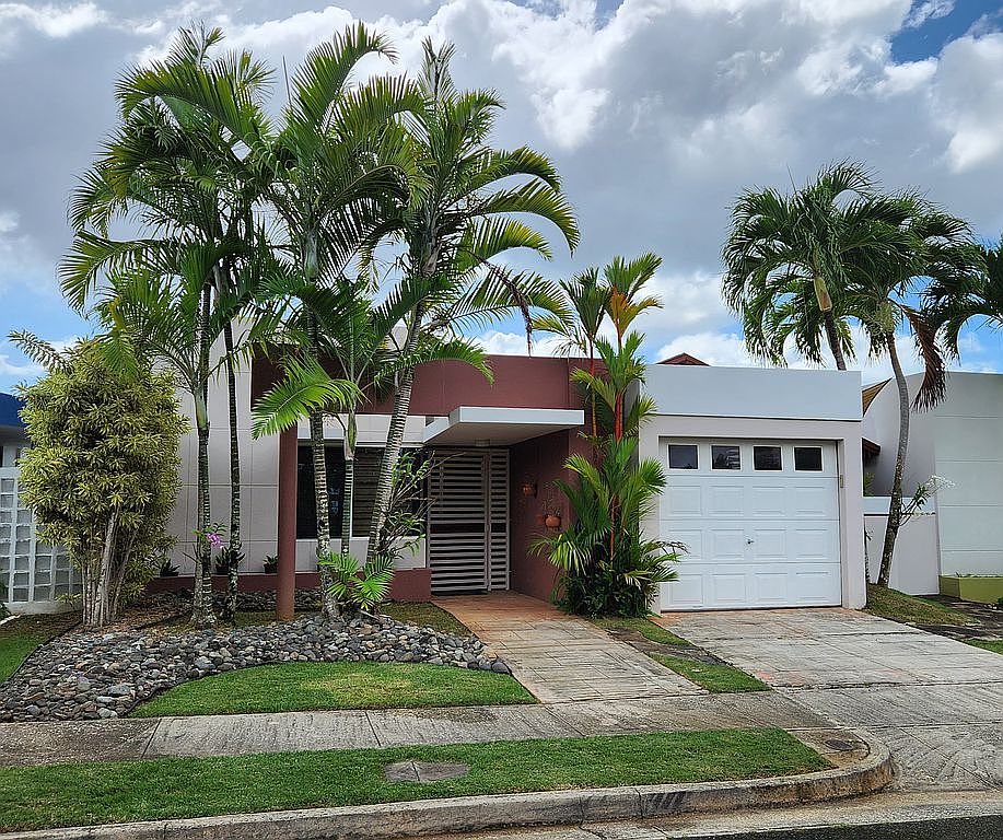 8 Vereda Del Rio, Bayamon, PR 00961 | Zillow