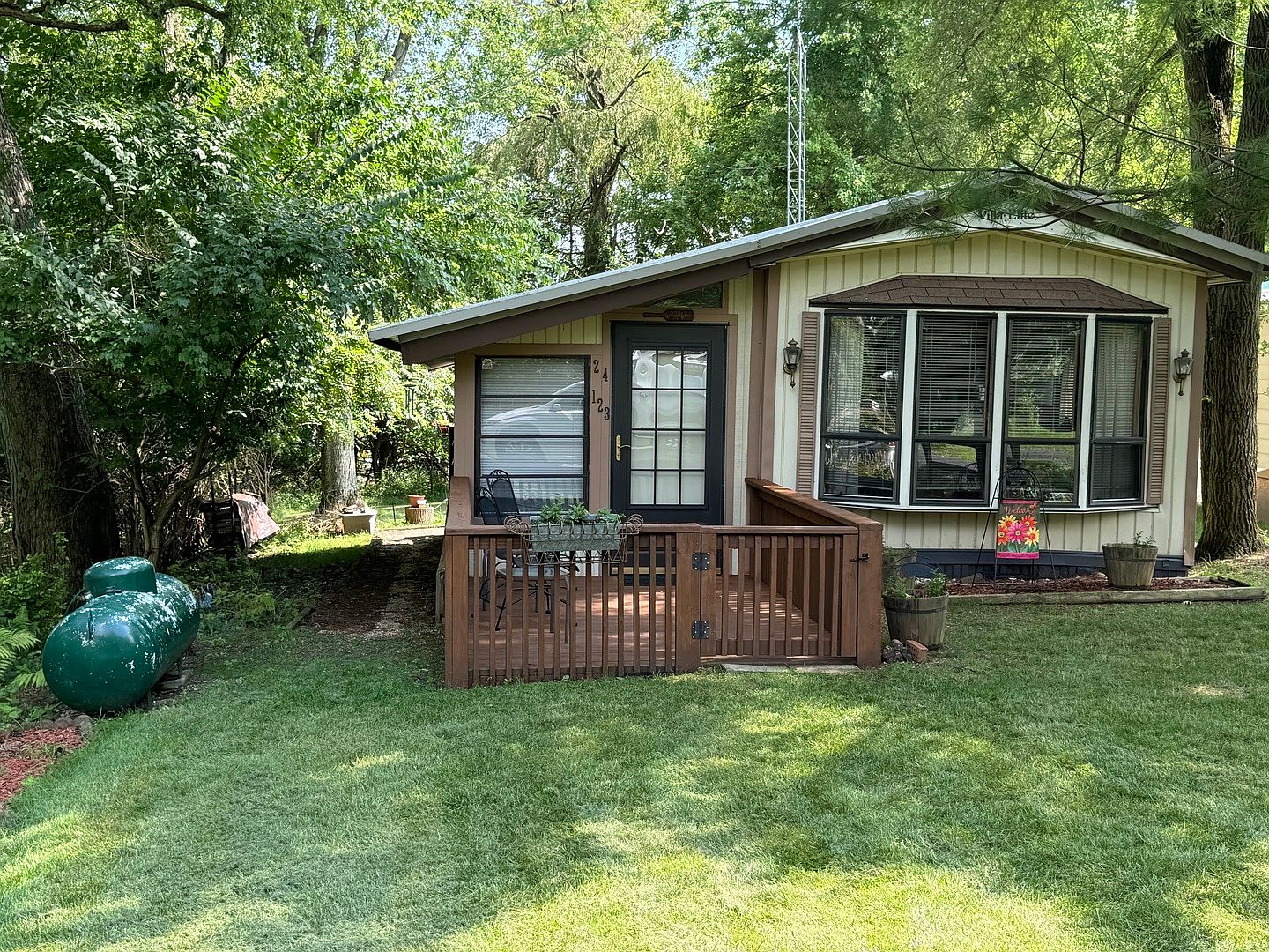 24-123 Woodhaven Lakes, Sublette, IL 61367 | Zillow