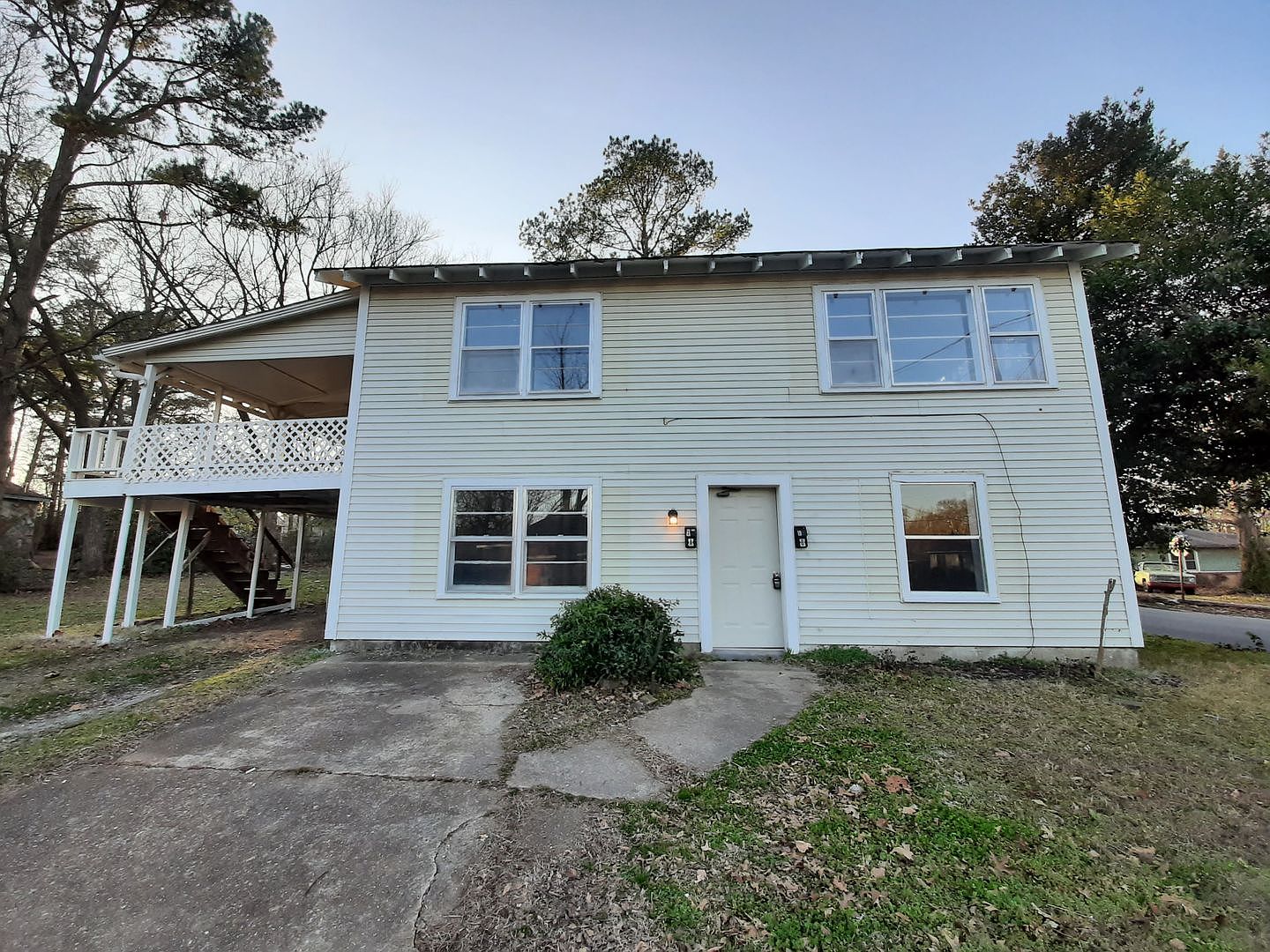 609 N Oak St, Searcy, AR 72143 | Zillow