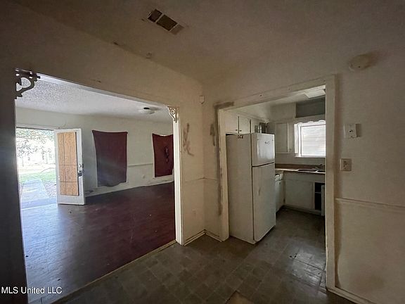 547 Woodbury Rd, Jackson, MS 39206 | MLS #4090905 | Zillow