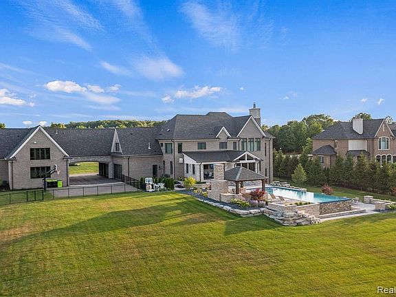 5105 Orchard Ridge Dr, Rochester, MI 48306 | MLS #20230034651 | Zillow