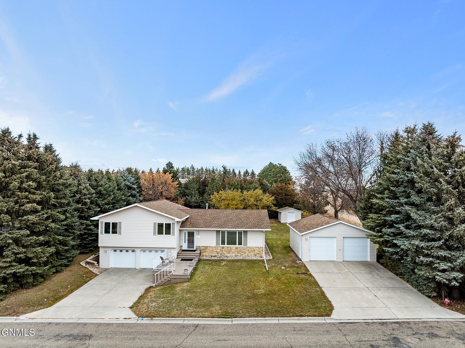 834 4th Ave NE, Garrison, ND 58540 | Zillow