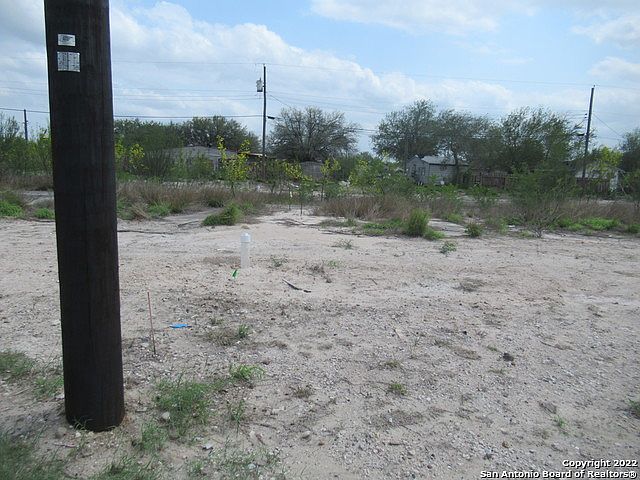 1027 Pearson St, Freer, TX 78357 | MLS #1619928 | Zillow