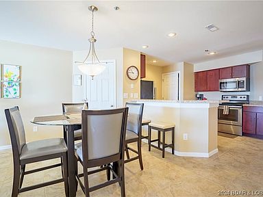 601 Park Place Dr #2C, Kaiser, MO 65047 | Zillow