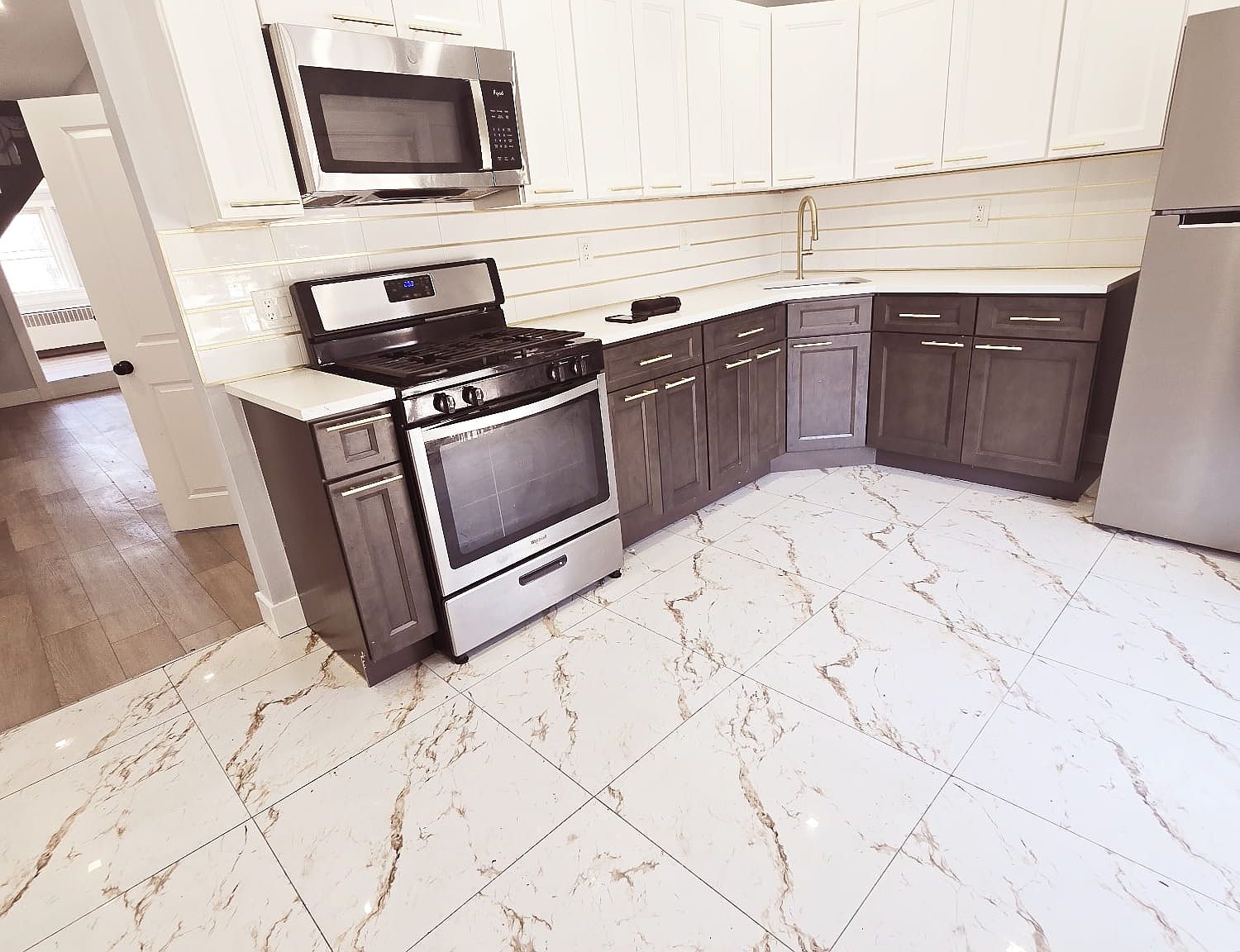 13 W 10th St #2C, Bayonne, NJ 07002 | Zillow