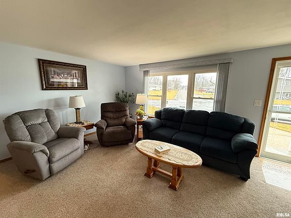 400 Cardinal Dr, Washington, IL 61571 | Zillow