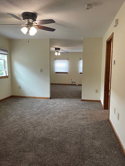 1621 Howe St #2, Racine, WI 53403 | Zillow