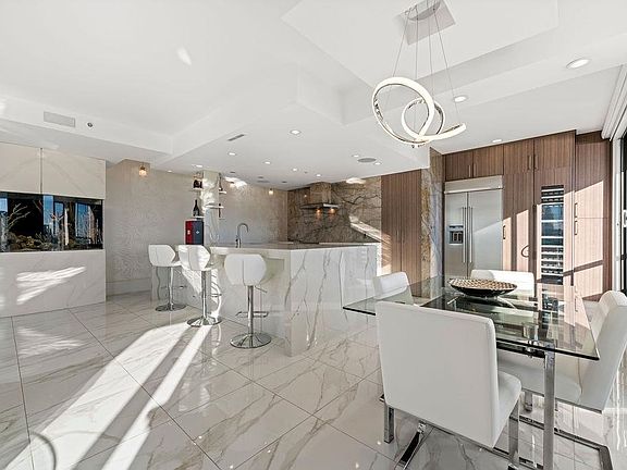 199 Drake St #19A, Vancouver, BC V6Z 2T9 | MLS #R3118970 | Zillow