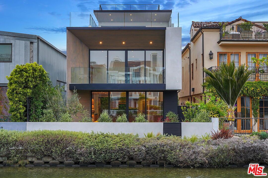 237 Linnie Canal, Venice, CA 90291 | Zillow