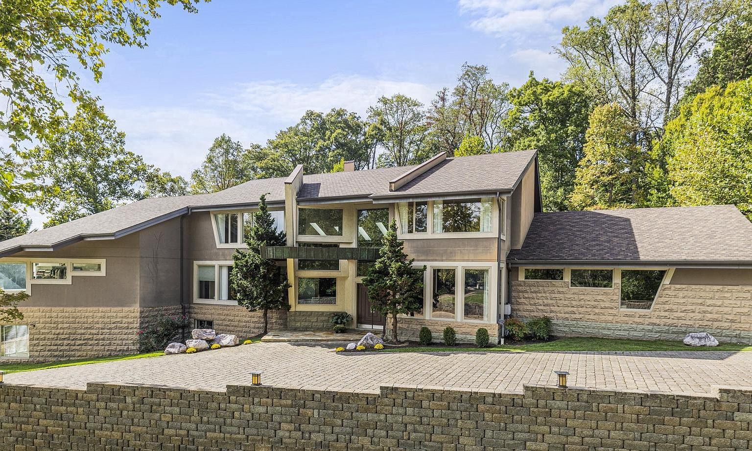 13 Stapleford Hall Ct, Potomac, MD 20854 | MLS #MDMC2107800 | Zillow