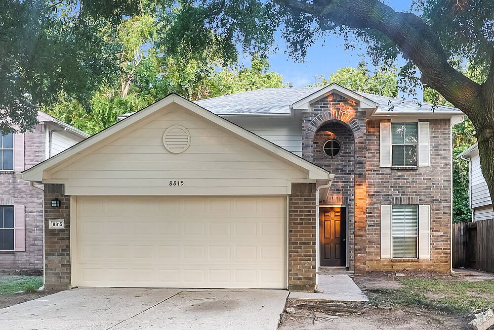 8815 Roaring Point Dr, Houston, TX 77088 | Zillow