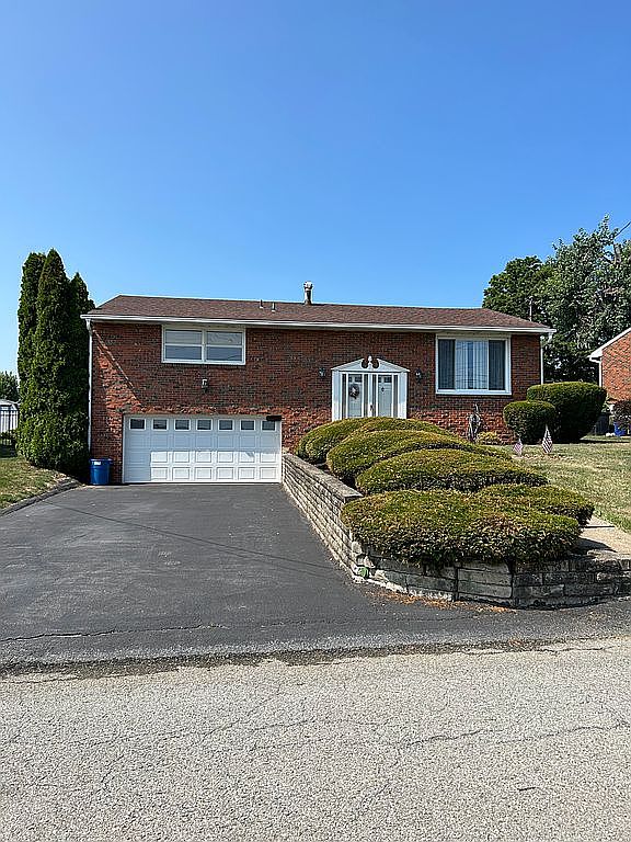 10 Shawnee Dr, Greensburg, PA 15601 | Zillow
