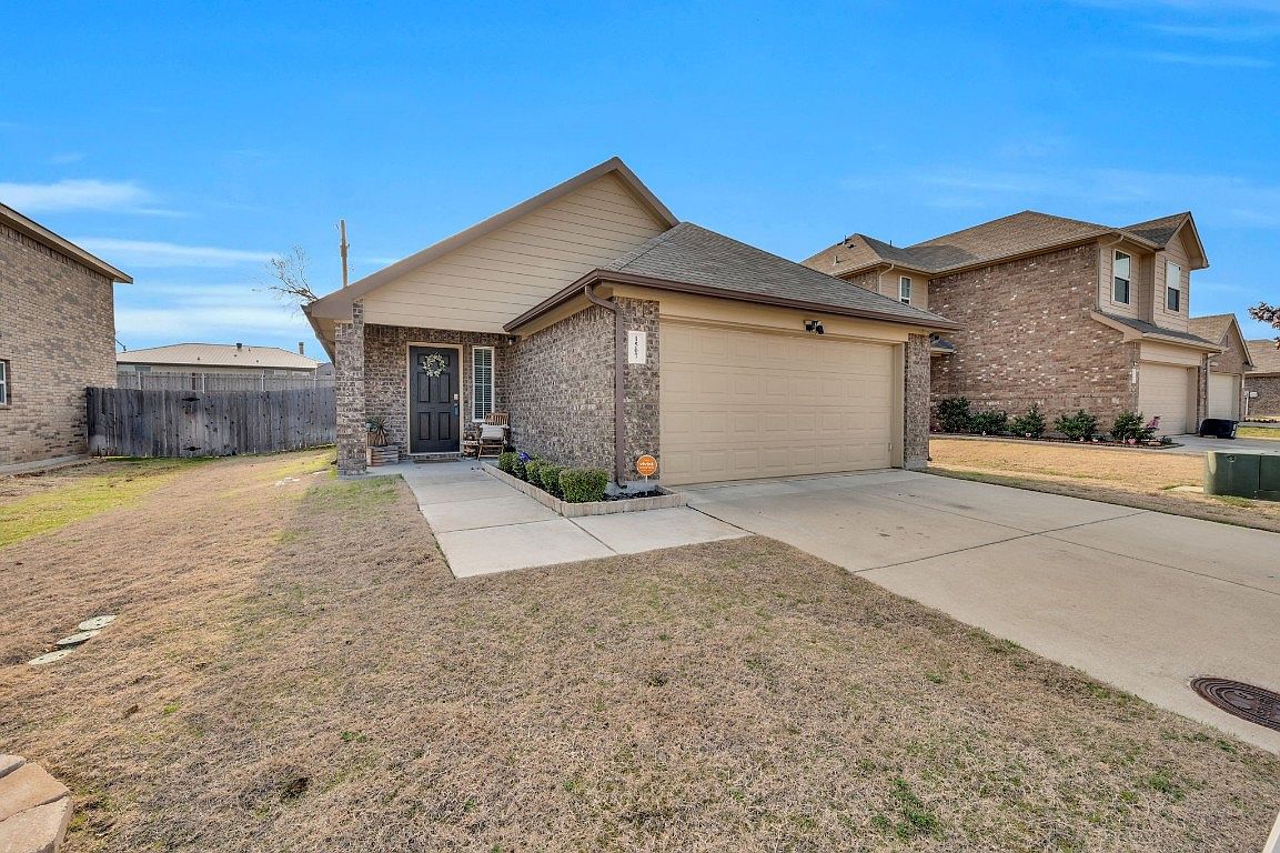 1507 Blue Jay Dr, Ennis, TX 75119 | Zillow