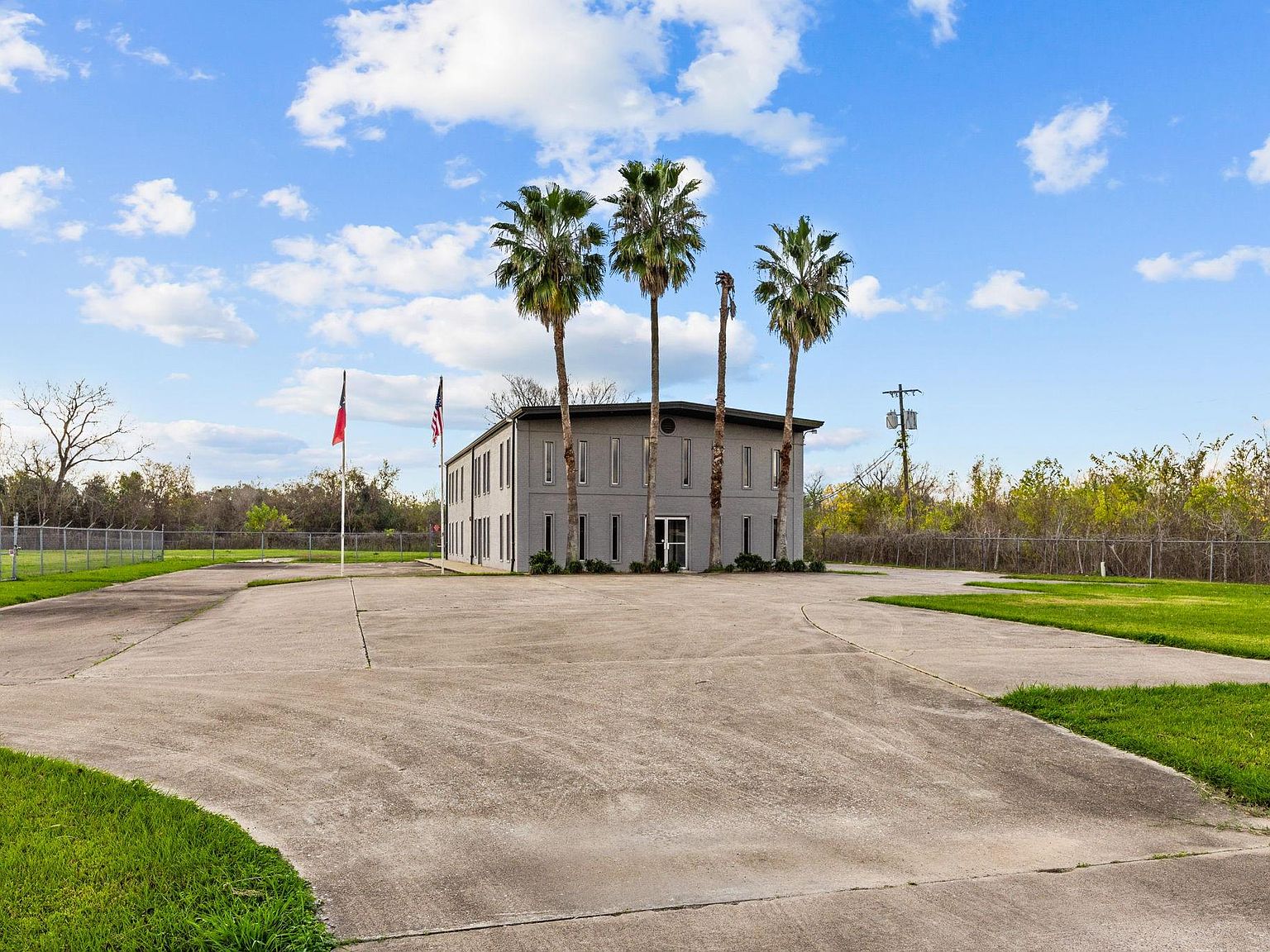 422 Highway 90, Liberty, TX 77575 | Zillow