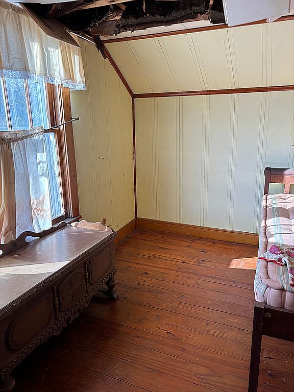 Spacious 1919 Five-Bedroom Tennessee Home with Character and Potential ...