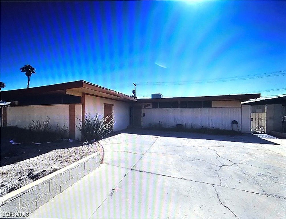 413 Falcon Ln, Las Vegas, NV 89107 | Zillow