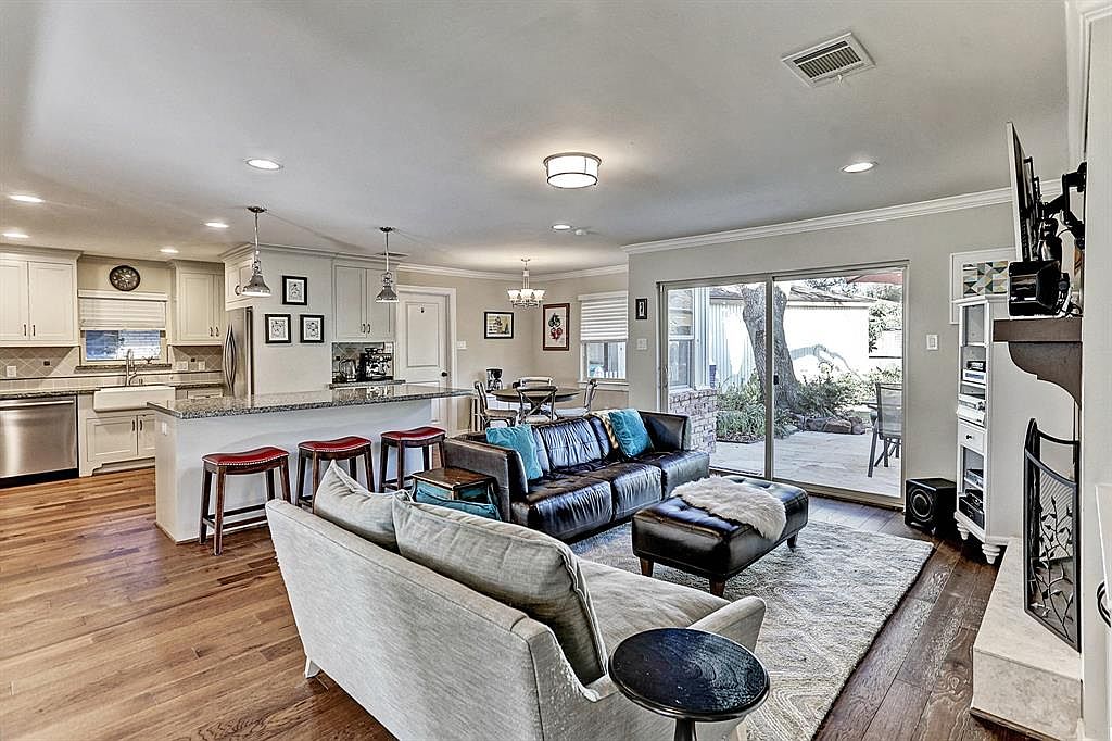 5706 Valkeith Dr, Houston, TX 77096 | Zillow