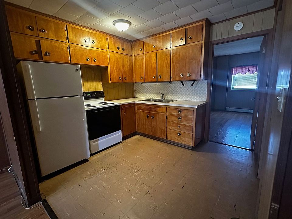 19 6th St S, Humboldt, IA 50548 | Zillow