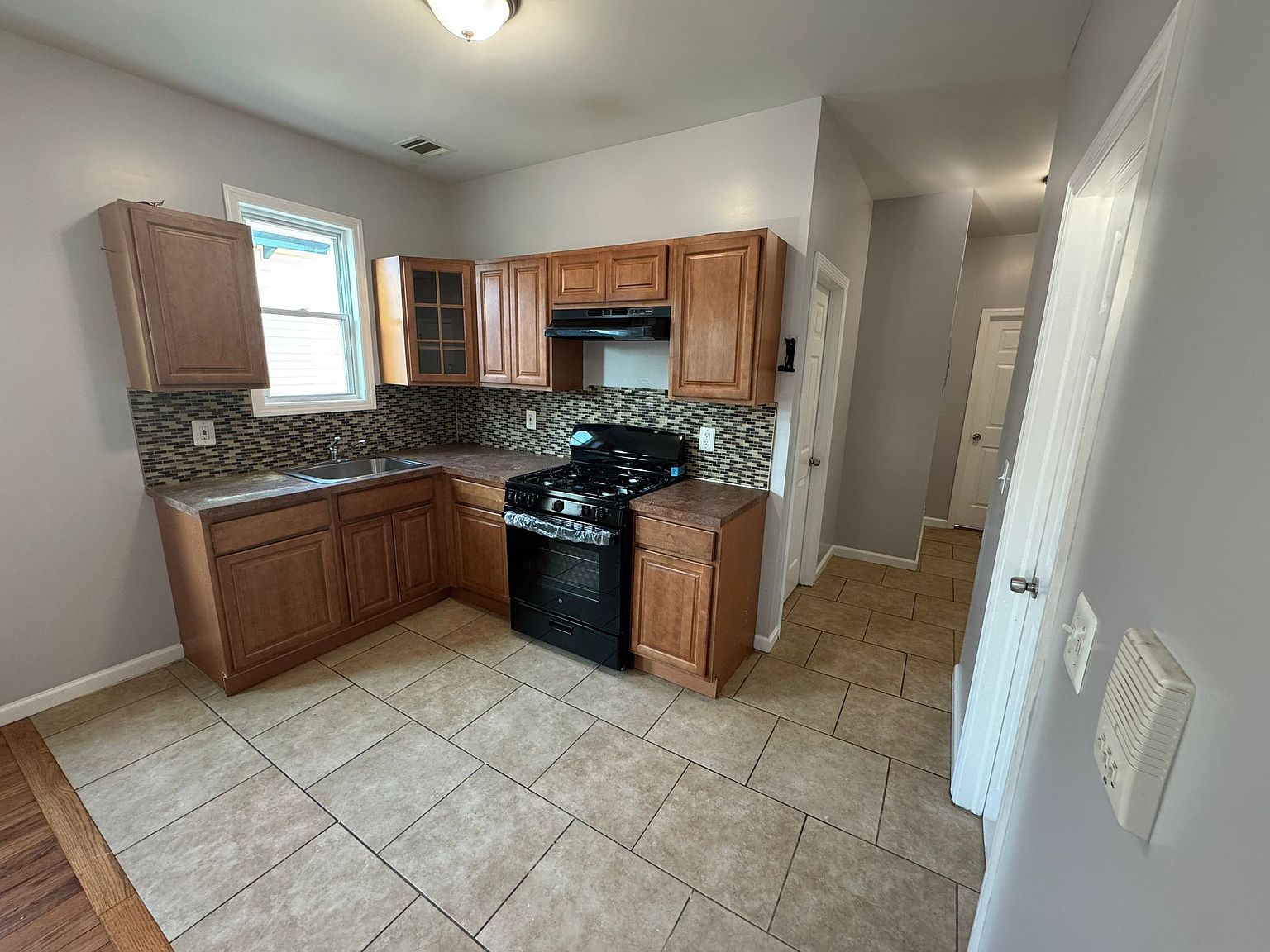9-11 Saint James Pl #2, Newark, NJ 07112 | Zillow