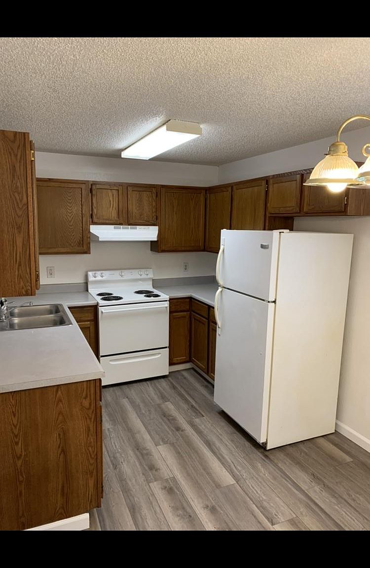 302 Red Maple #302, Kirbyville, MO 65679 | Zillow