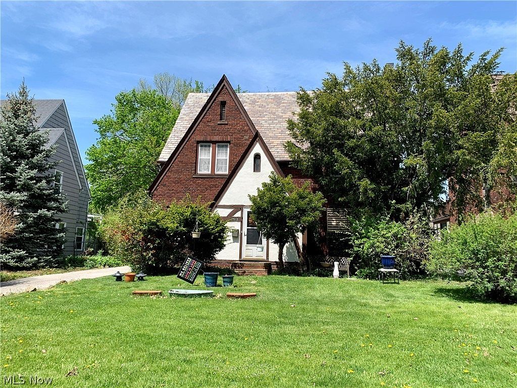 17419 Fernway Rd, Shaker Heights, OH 44120 | Zillow
